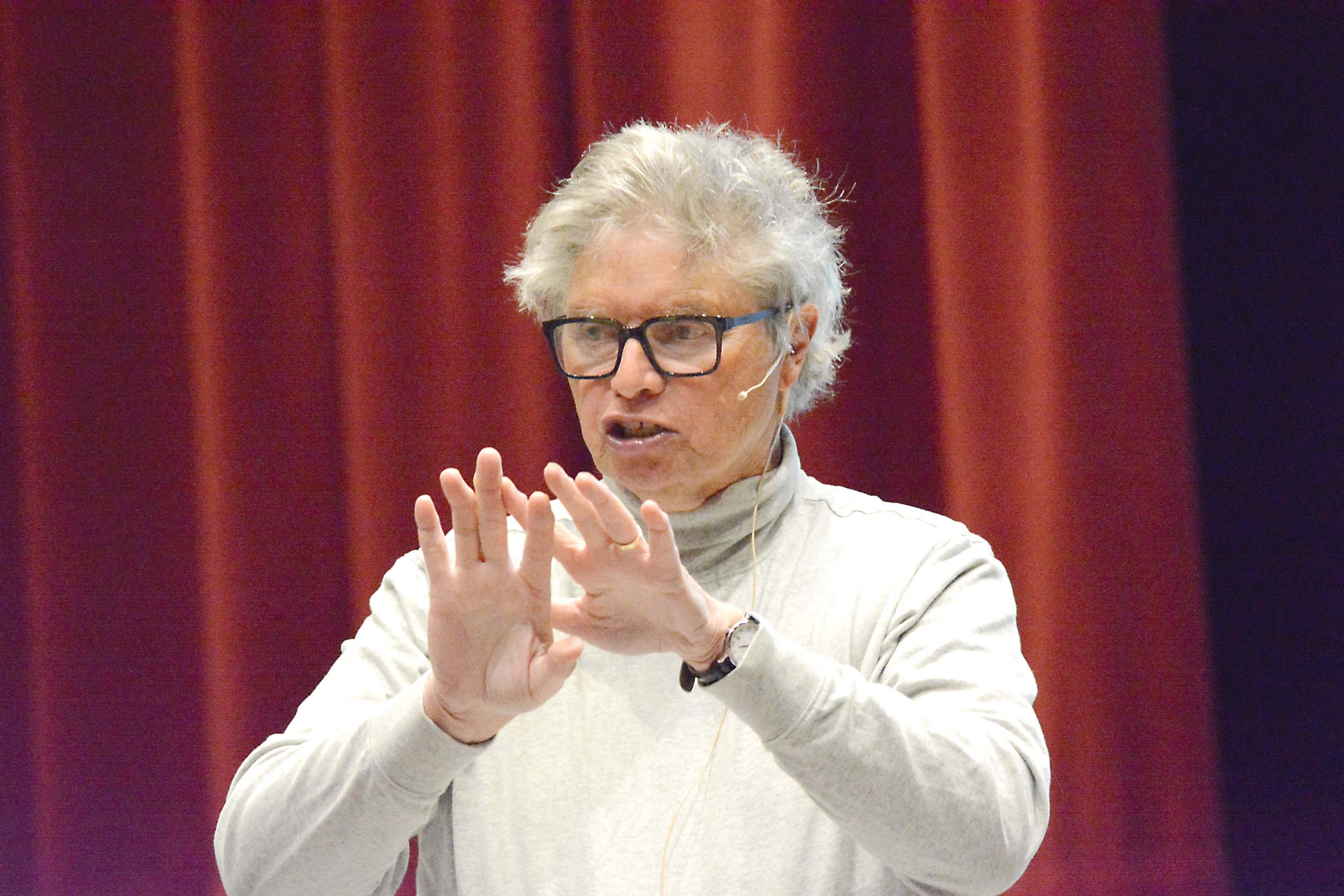 Newbery author explains life, work | News, Sports, Jobs - The Journal